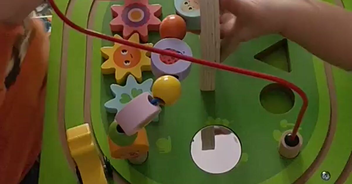Tooky toys, Τραπεζάκι δραστηριοτήτων από Ξύλο για 24 μηνων (Video ...