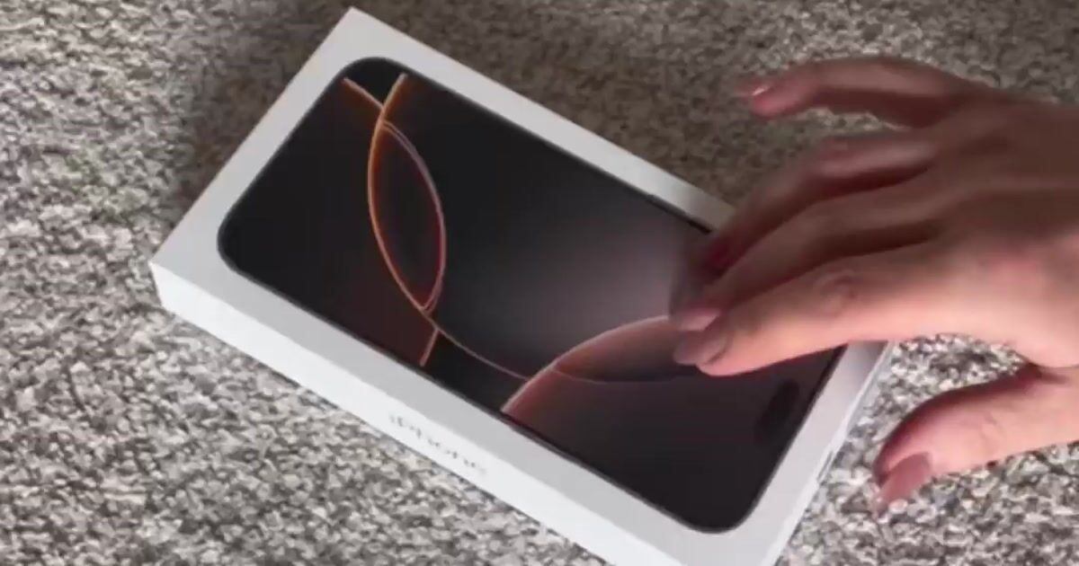 Unboxing my new iPhone 16 Pro Max Dessert Titanium! 📱 (Video) | Skroutz.gr