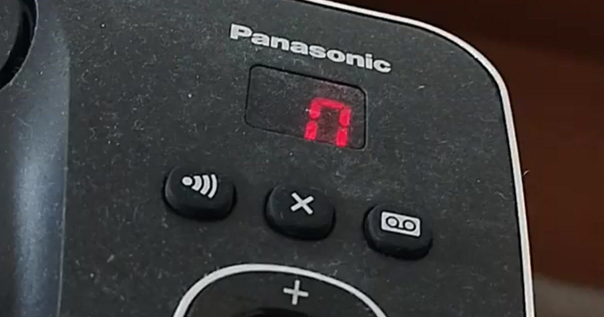 Αξιολόγηση για Panasonic KX-TG6821 Dect Ασύρματο Τηλέφωνο με Aνοιχτή Aκρόαση (Video) | Skroutz.gr