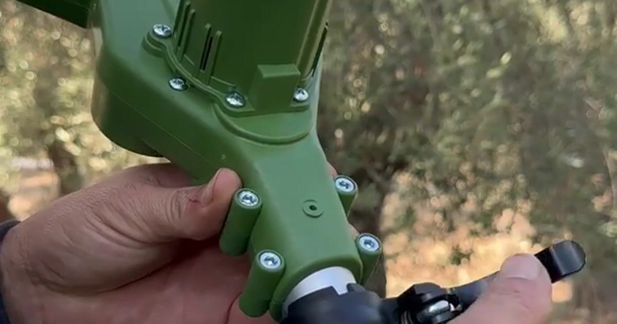 Tηλεσκοπικό Ελαιοραβδιστικό Μπαταρίας Amolivo Carbon Χτένα 800W (Video ...